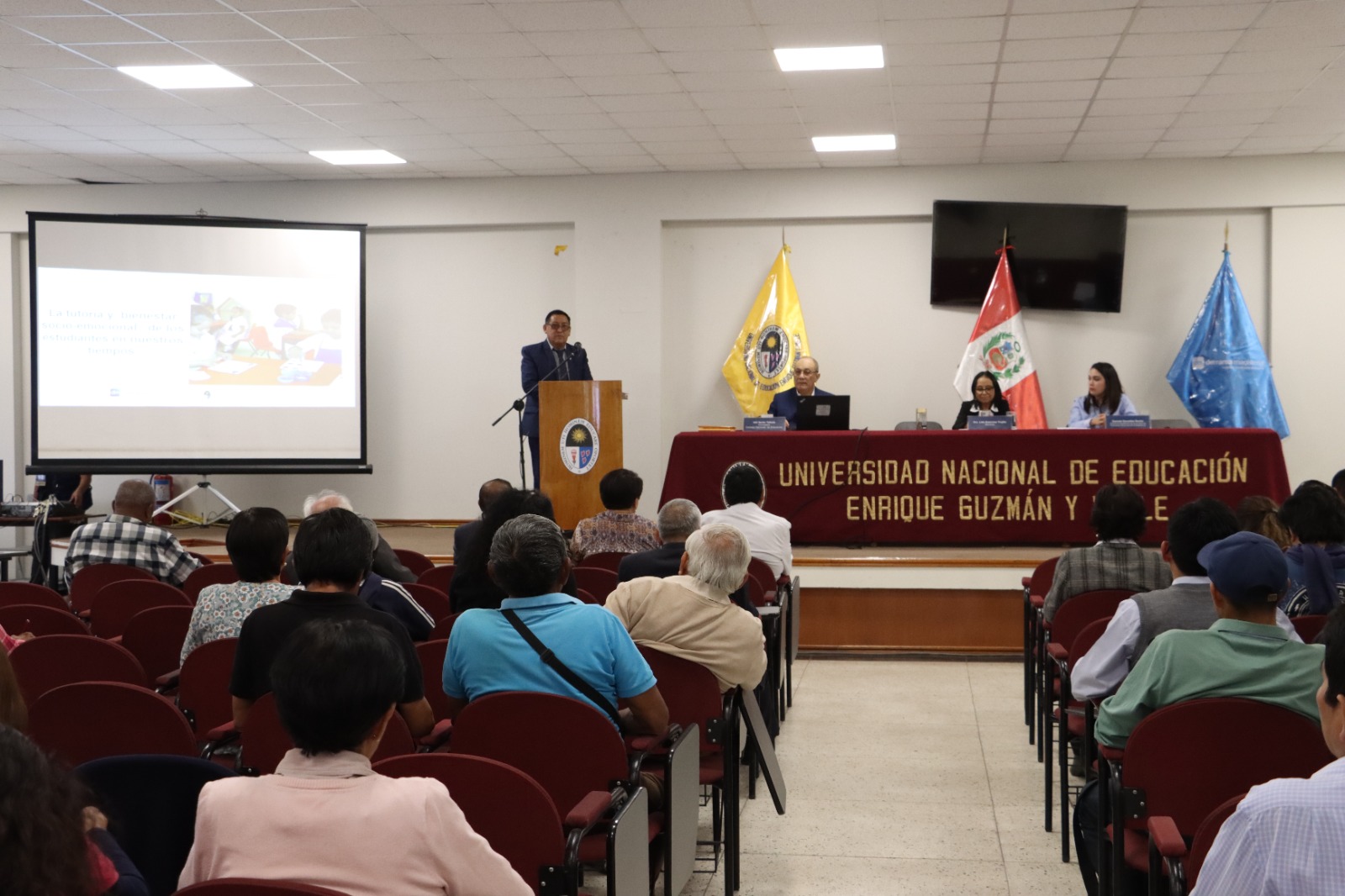 Exministro de Educación, Idel Vexler, dio una conferencia sobre tutoría ...