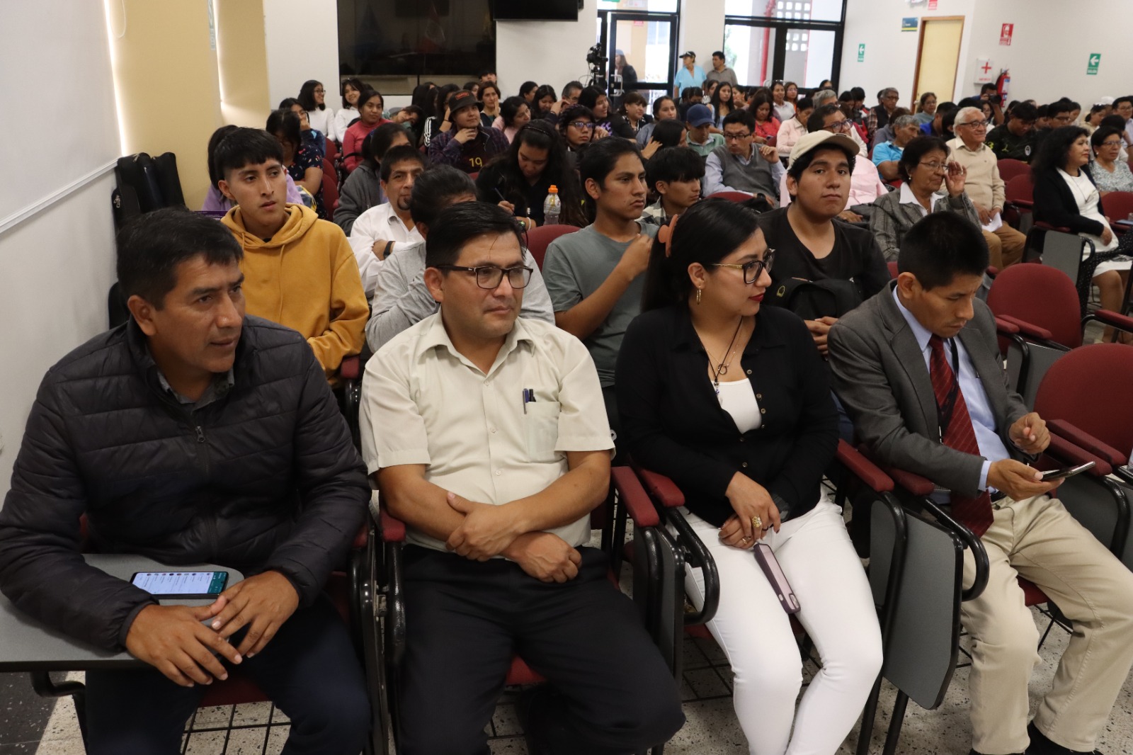 Exministro de Educación, Idel Vexler, dio una conferencia sobre tutoría ...