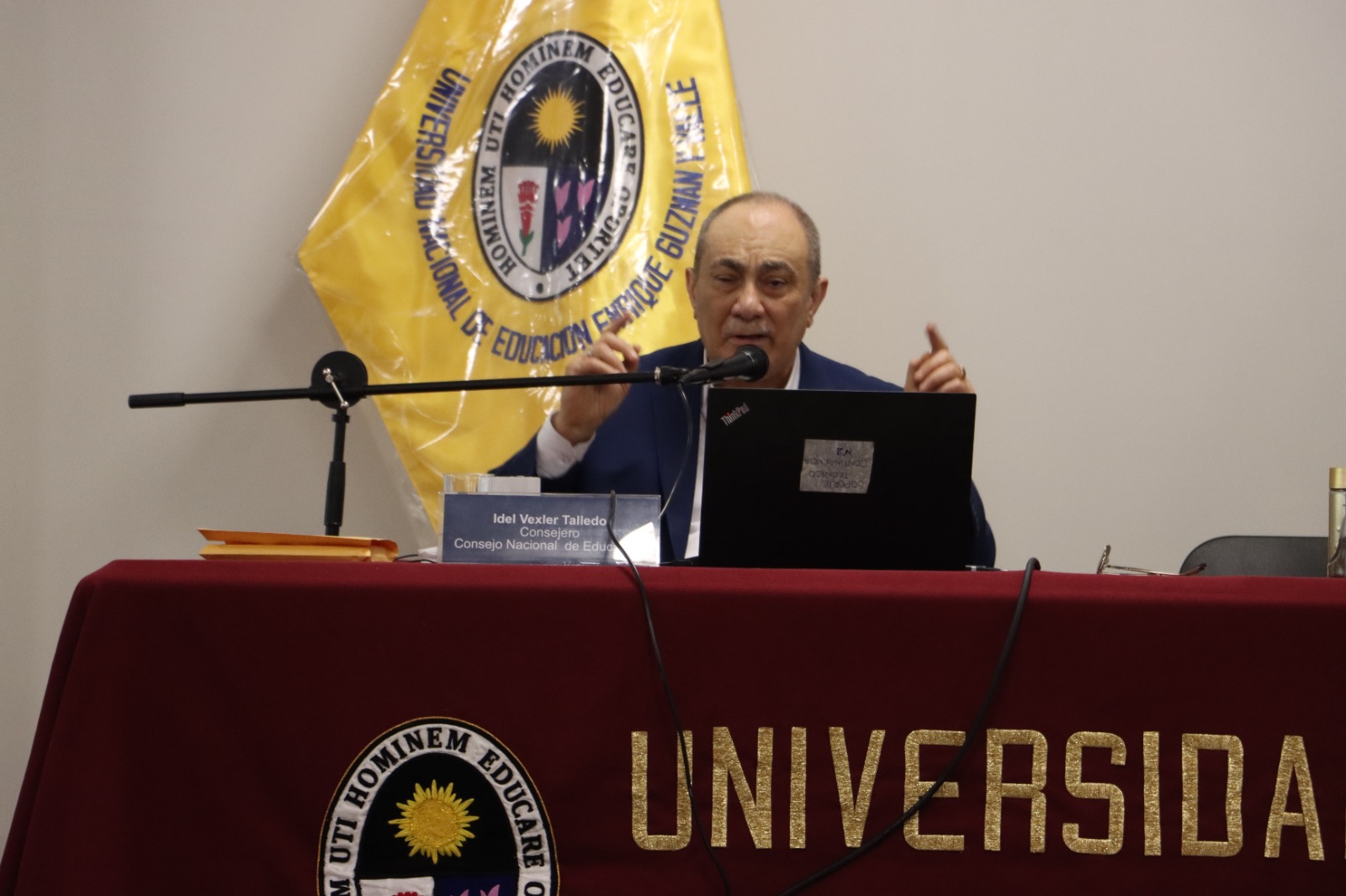 Exministro de Educación, Idel Vexler, dio una conferencia sobre tutoría ...