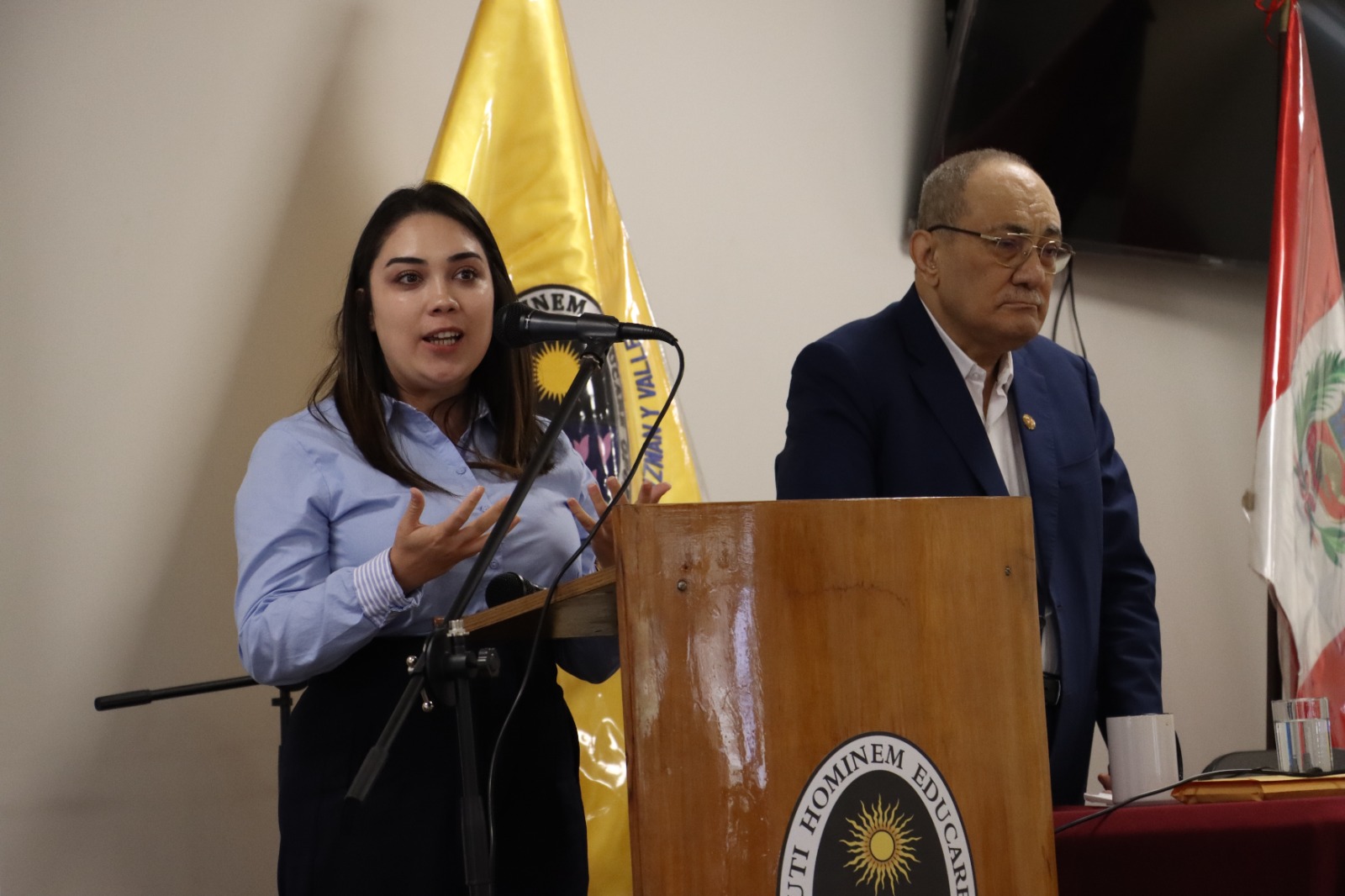Exministro de Educación, Idel Vexler, dio una conferencia sobre tutoría ...