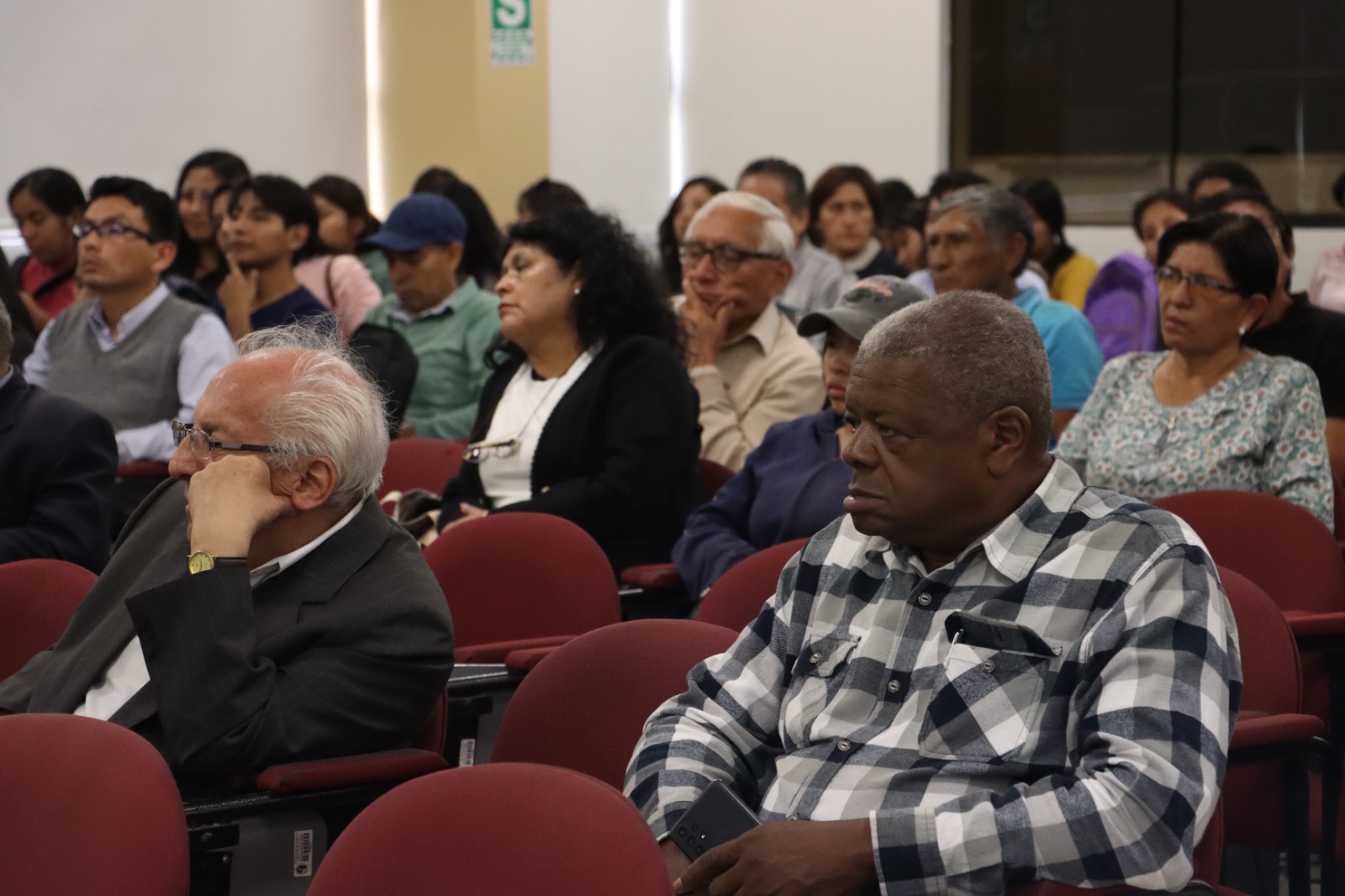 Exministro de Educación, Idel Vexler, dio una conferencia sobre tutoría ...